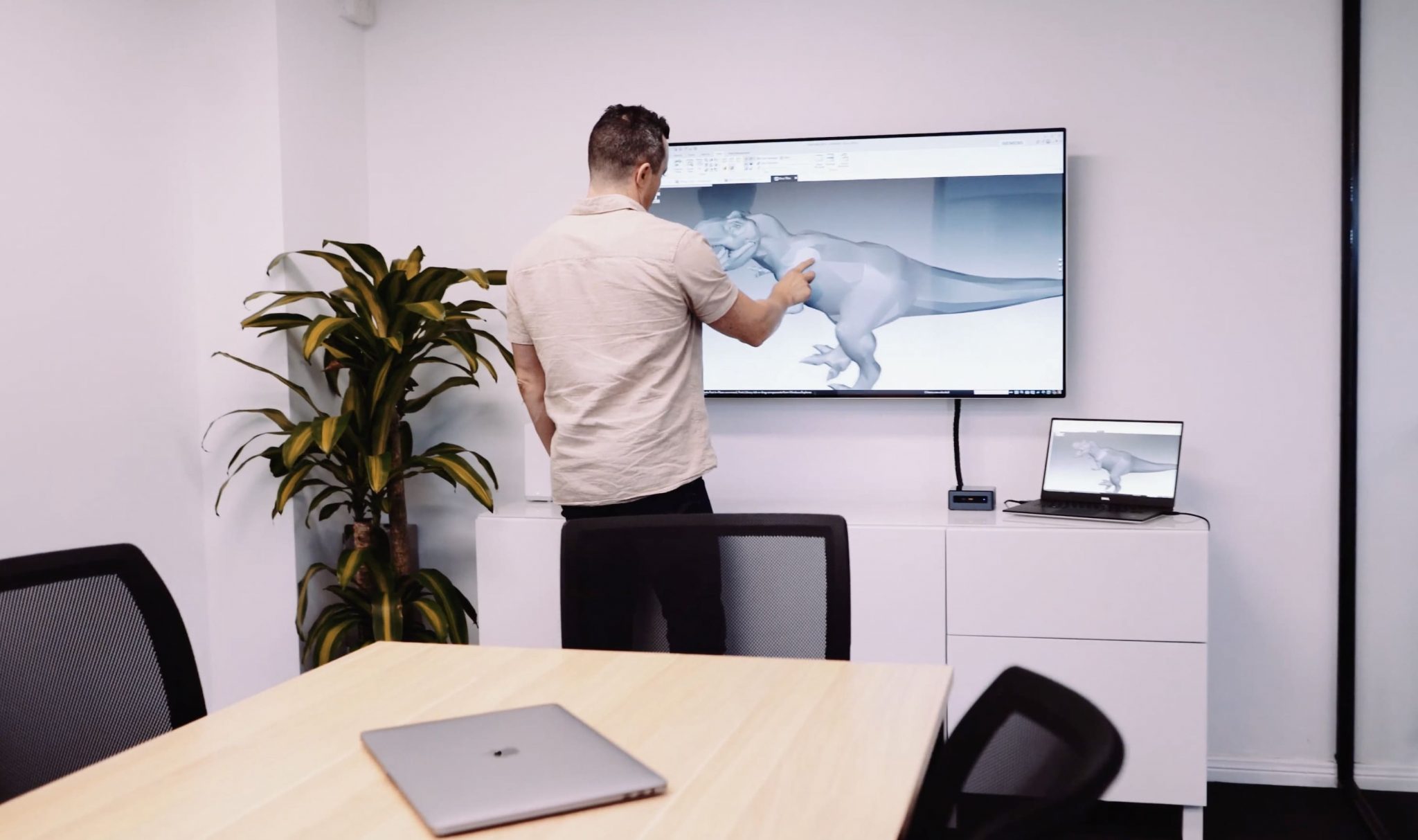Touch Screens for Meeting Rooms | InTouch Screens