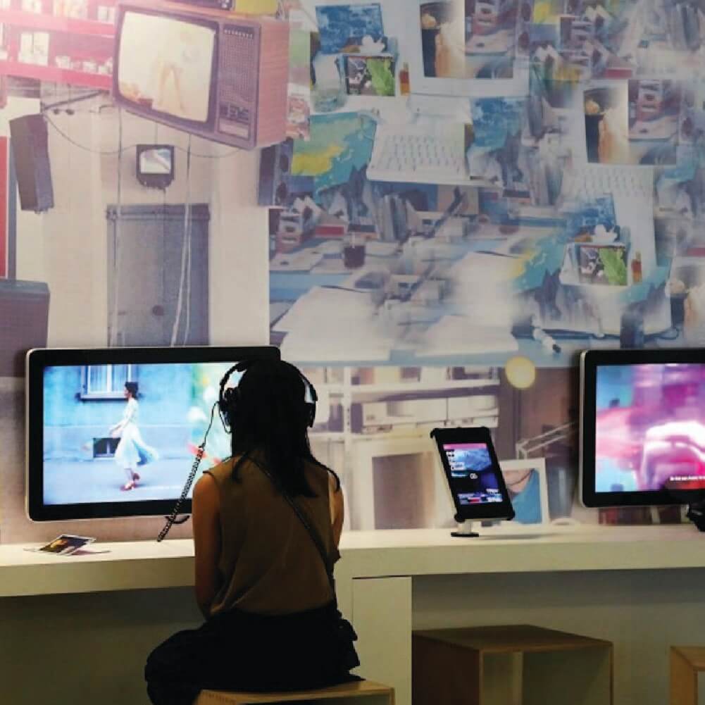 Interactive Museum Touch Screen Kiosks - Explore History at Your ...